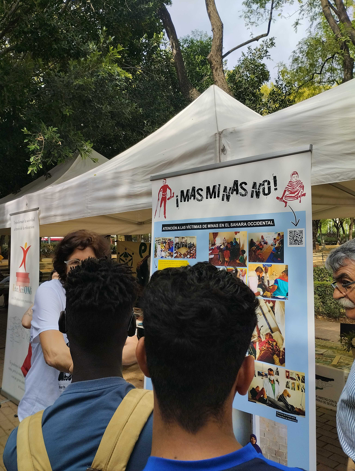 El alumnado de IEDH visita la Feria de la Solidaridad y la Cooperación para el Desarrollo ...